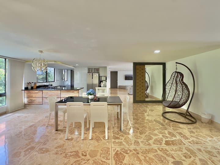 5br • 2,583 Ft² • Pool • Next To El Tesoro Mall - Medellín, Colombia