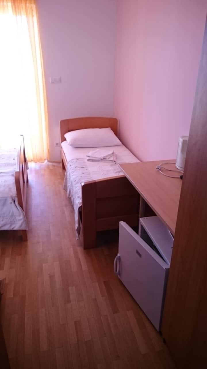 Guest House Lav - Triple Room With Private Bathroo - Primošten
