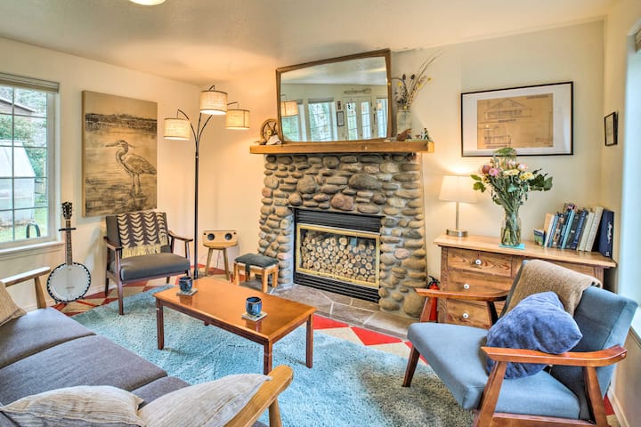 Charming Rockaway Beach House, Walk To Ocean! - Rockaway Beach, OR