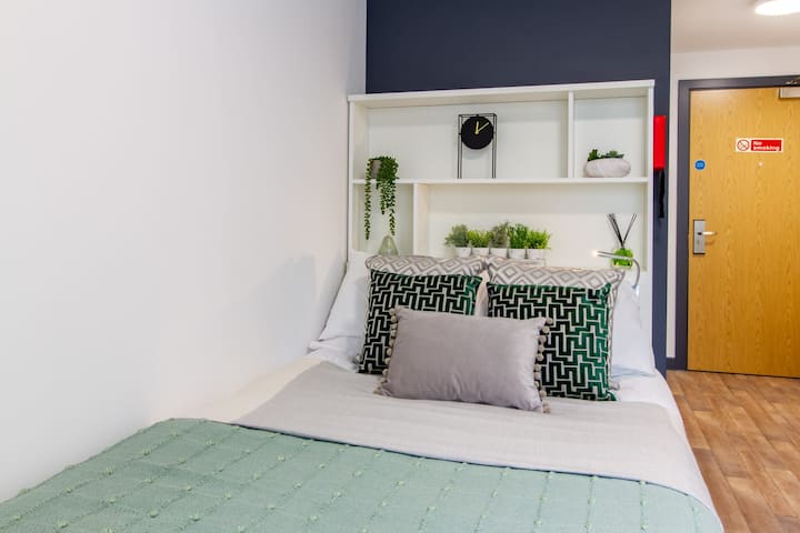 Student Only Studio Apartments At Cross House - Plymouth