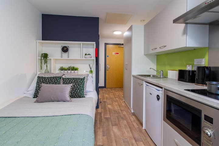 Student Only Studio Apartments At Cross House - Plymouth