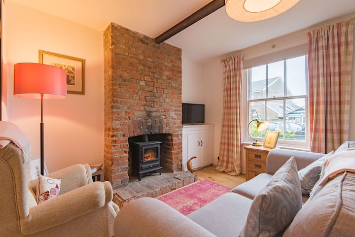 Bunny Cottage - Special Long Stay Rate Available - Hythe