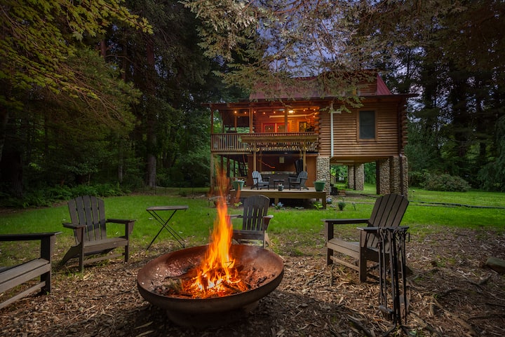 Stoney Creek Cabin | Hot Tub, Fire Pit & Creek - Black Mountain, NC