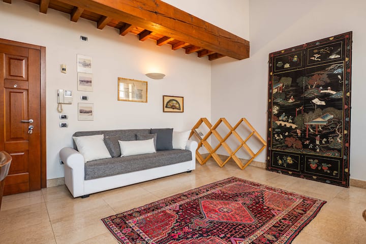 Cozy Flat With Large Balcony Few Steps From Arena - Verona
