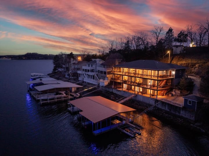 Sleeps 26 Lakefront W/ Private Dock & Dance Floor! - Lake Ozark, MO
