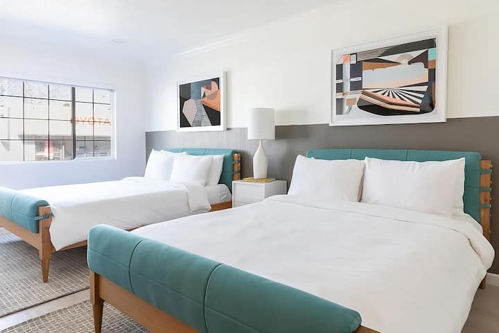 Have A Blast At The Night Heron With Friends! - Oakland, CA