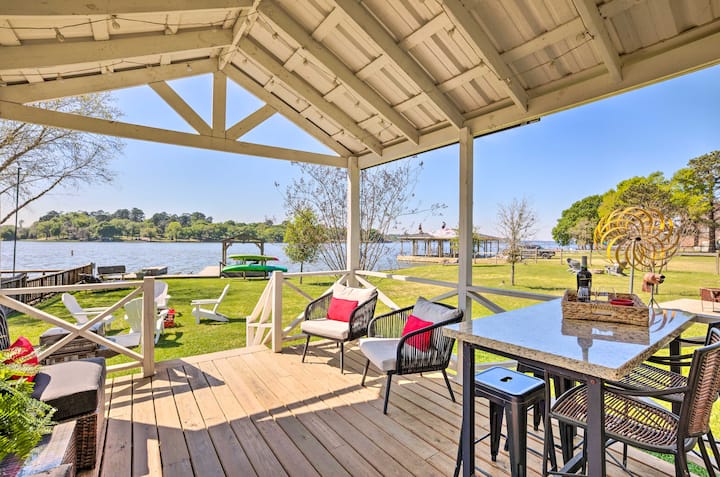 On-site Lake Conroe Access - Updated Cabin Rental - Texas