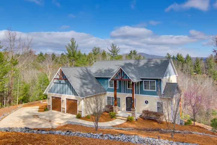 6 Mi To Water! Mtn-view Nebo Lake House W/ Deck - Lake James, NC