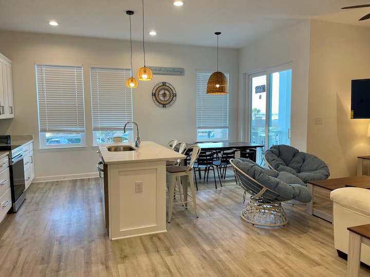 Brand New 4br On The Beach! - Gulf Shores, AL