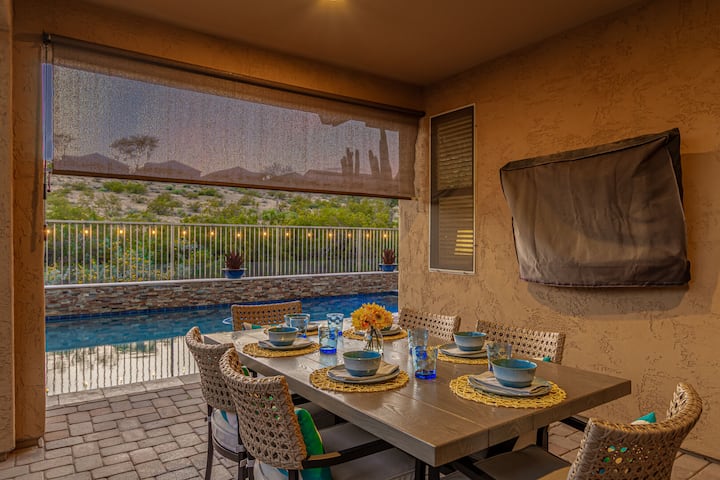 Sun, Fun, Hot Pool Sleeps 8, Workspace! - Peoria, AZ
