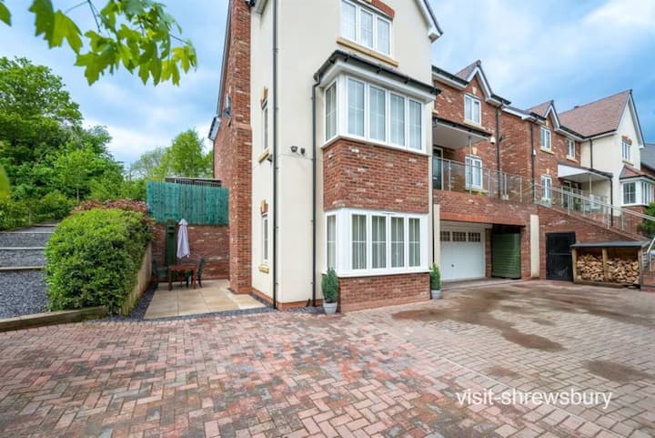 Peaceful Ensuite Near Shrewsbury With Parking - Shrewsbury