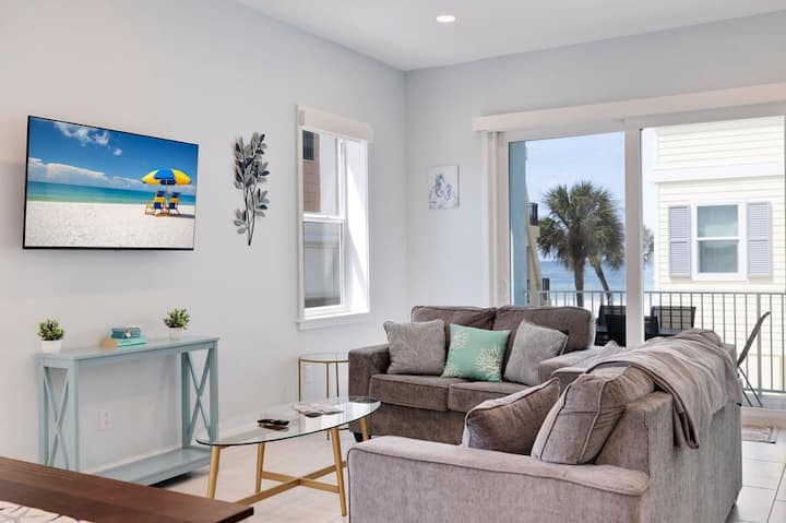 Beach Breeze #2 - 4.bdr Condo Steps From Beach! - Indian Shores, FL