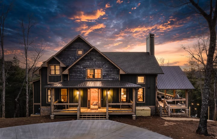 "The Home Was Stunning, & Well Appointed" - Blue Ridge, GA