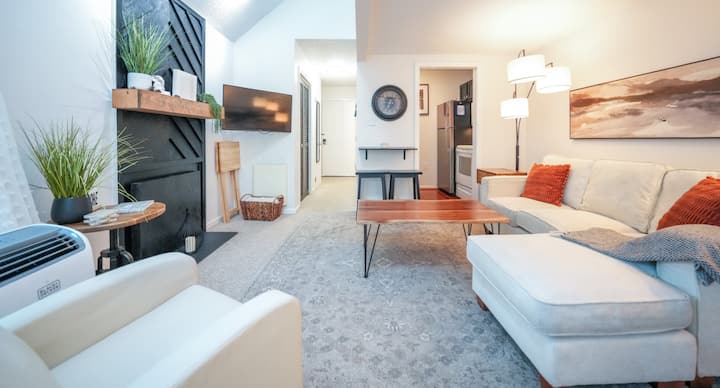 Top 3rd Floor Loft | Resort Access | No Elevator - Pennsylvania