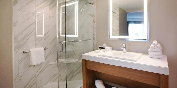 Two Queen Room - 2 Beds - Atlantic City, NJ