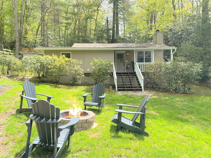Happy Hiker, Hiking & Fishing,fireplace,modern - Highlands, NC