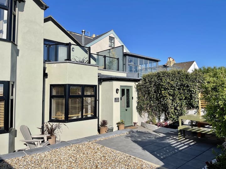 Victory Cottage - Deal