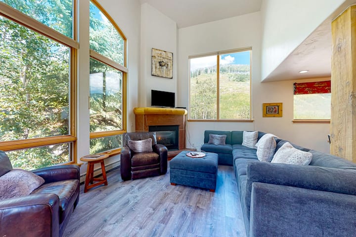 Spacious, Remodeled 3br With Amazing Mountain View - Vail, CO
