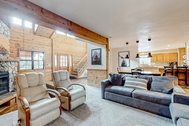 Charming 3 Bd Home With Deck - Idyllwild-Pine Cove, CA