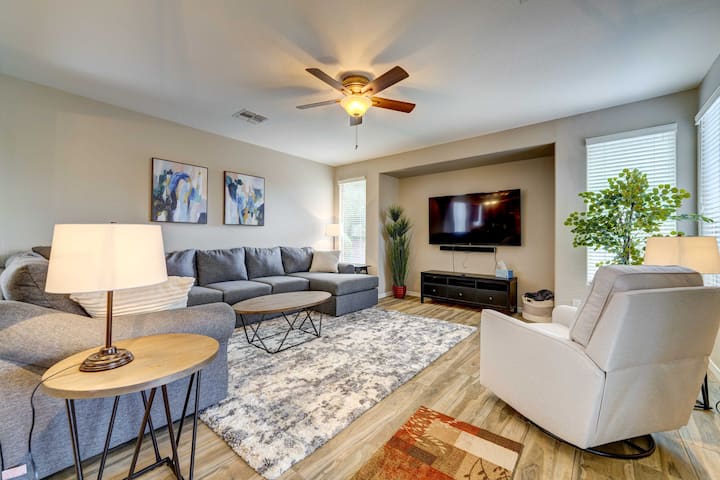 Heated Pool, Community Perks: Updated Gilbert Home - Gilbert, AZ