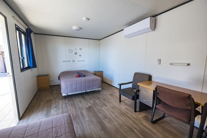 Trippleroom-dessertview - Coober Pedy