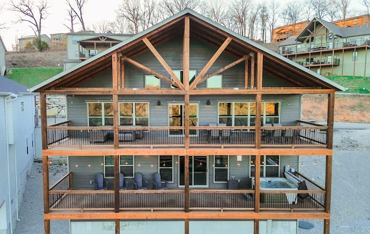 Spacious By Sdc/private Hot Tub/community Pools! - Branson, MO