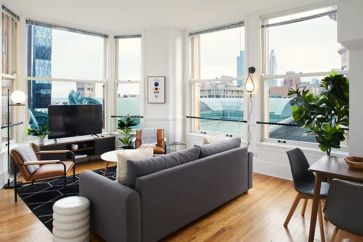 Chic Corner 2br In The Loop | City & Lake Views - Pilsen - Chicago
