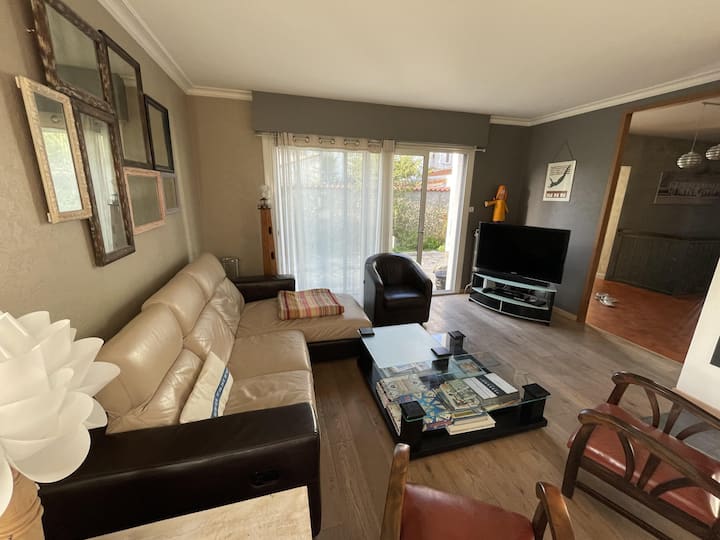 Agréable Maison De Ville Proche Centre Ville - La Rochelle