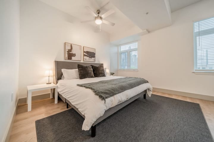 Luxury 3br • 4 King Beds • Walk To Stadiums - Charlotte, NC