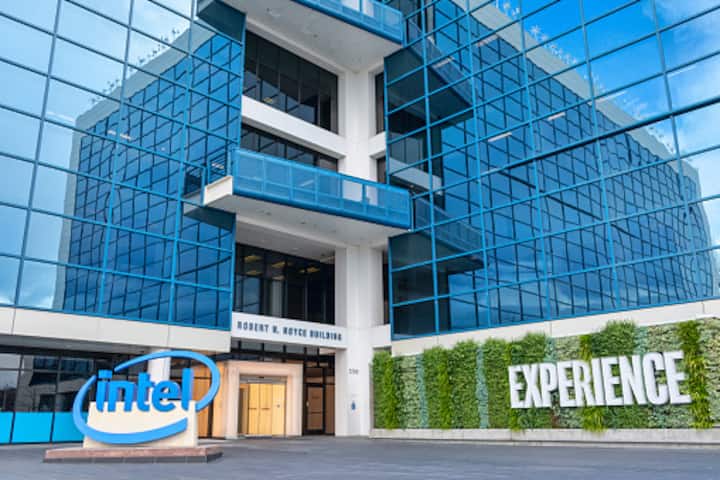 4 Convenient Units Close To The Intel Museum! - Santa Clara, CA