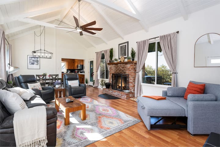 Buckeye Bungalow Hot Tub/firepit! Pet Friendly! - Oakhurst, CA