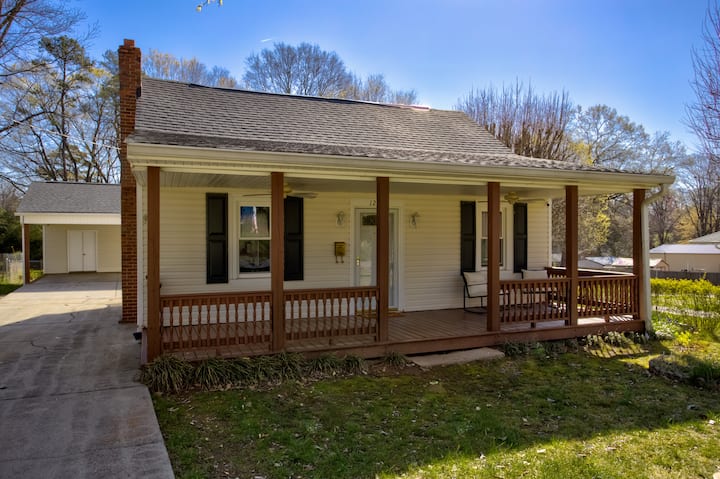 Cozy Cottage On Turner Street - 3 Br 2.5 Bath - Winston-Salem, NC