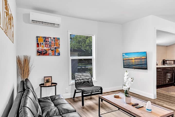 Hallandale Mins From Beach & Aventura Mall Hn01 - Miami Gardens, FL