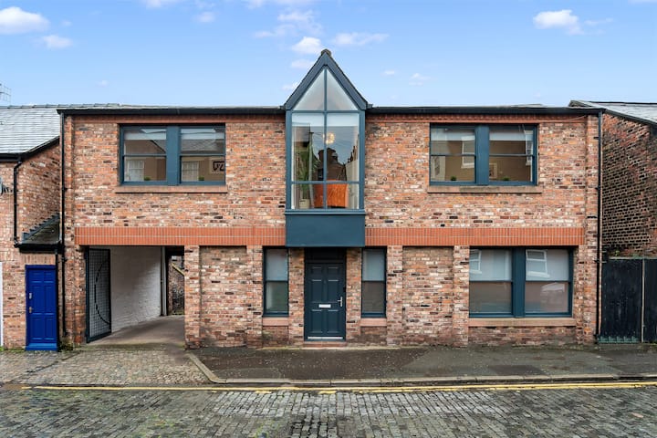 Host & Stay | The Coachouse At Pilgrim St - Wirral