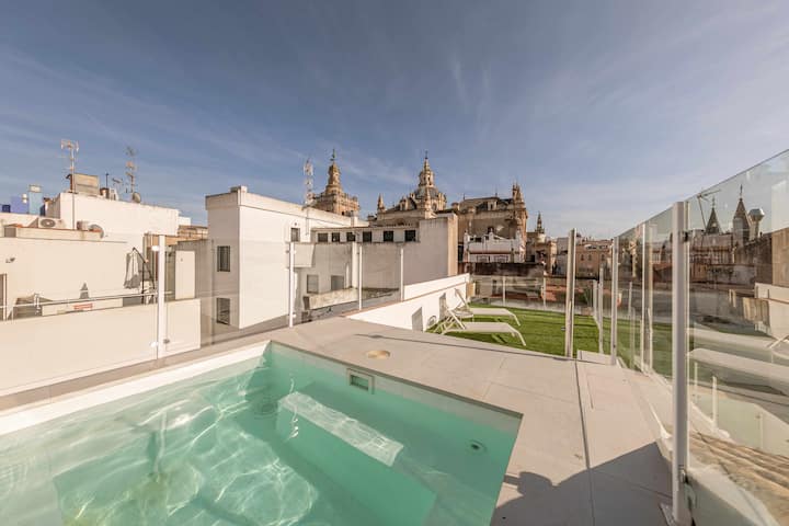 Cuna 1.2/parking - Sevilla, España
