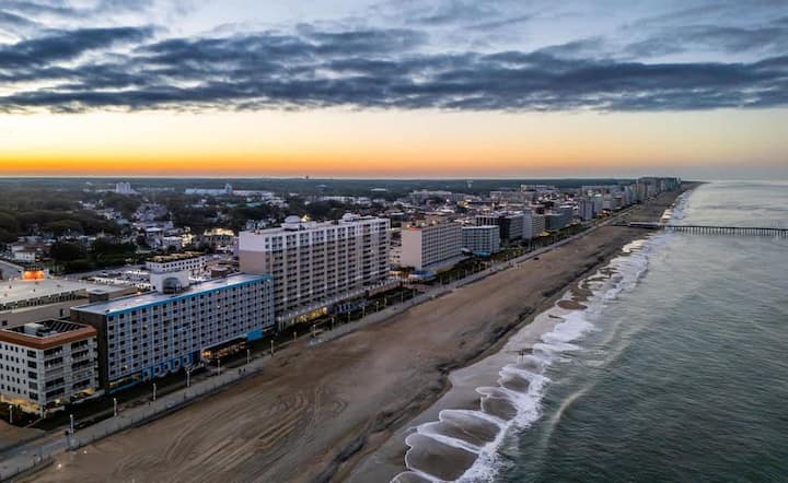 Winter Waves: 1br Oceanfront With Heated Pool - Virginia Beach, VA
