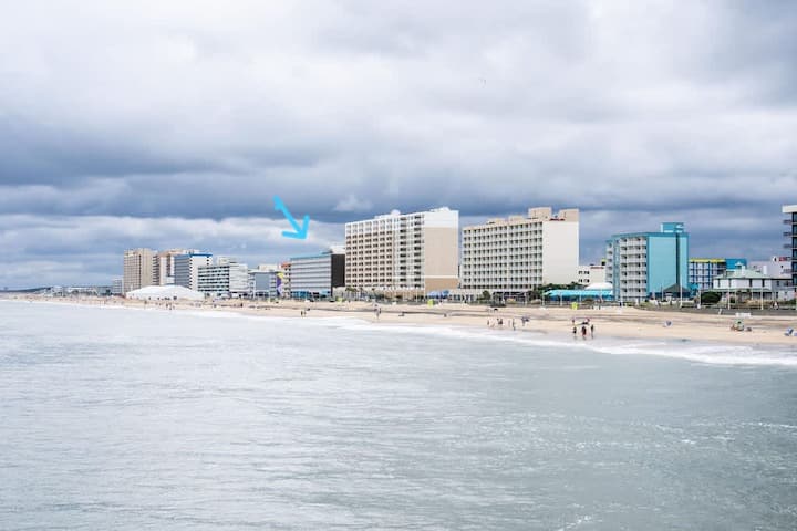 Beach Hideaway: Warm Up In Heated Pool & Hot Tub - Virginia Beach, VA