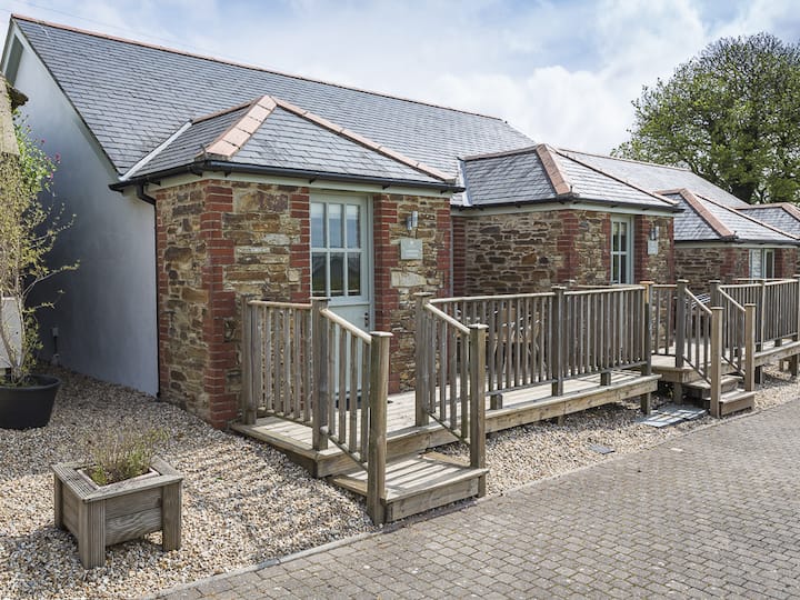 4 Keeper's Cottage, Hillfield Village - Kingsbridge