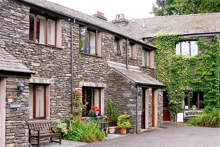Four Seasons Cottage - Ambleside