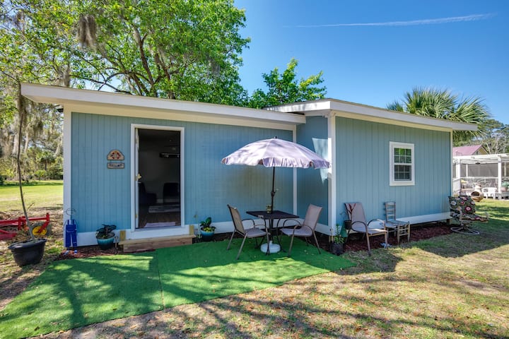 Marsh Views + Patio: Saint Helena Island Hideaway - セント・ヘレナ島, SC