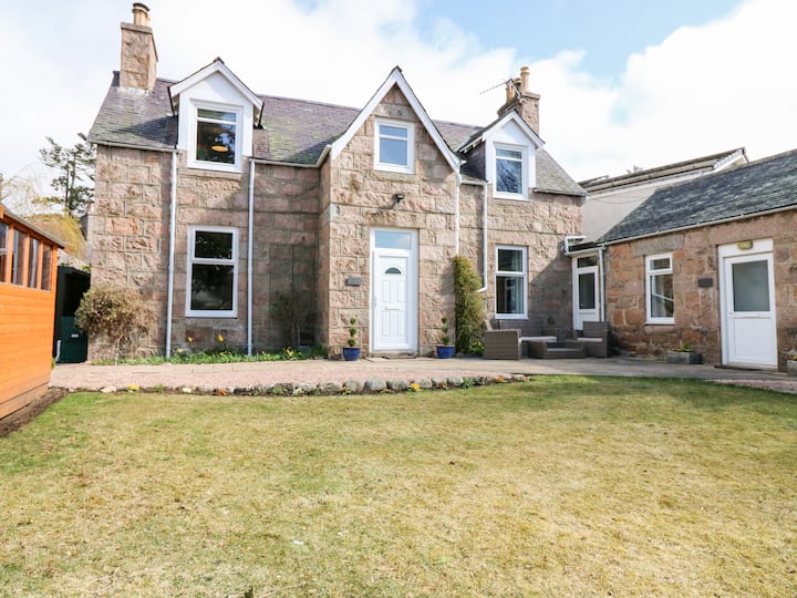 Gairnlea House - Ballater