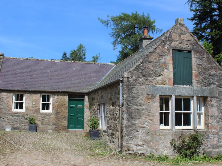 Steading Cottage - Craigievar Castle - Banchory