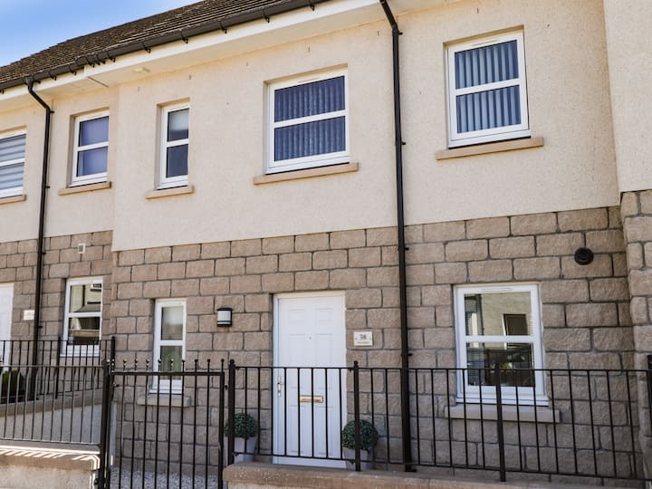 38 The Views - Elgin