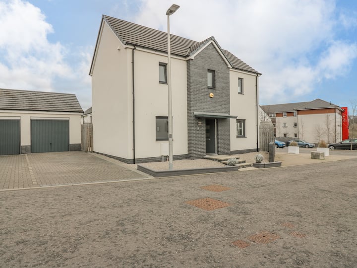 10 Goodhope Gardens - Aberdeen Airport (ABZ)