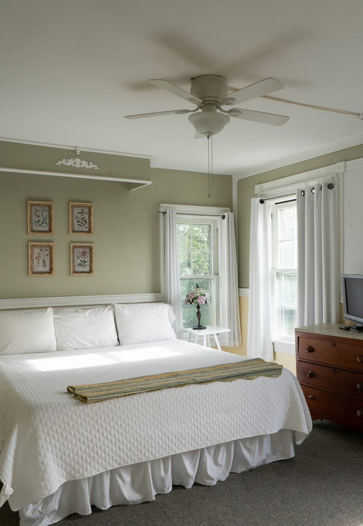 Dormer House - Mary Francis Denning Room - Cape May, NJ