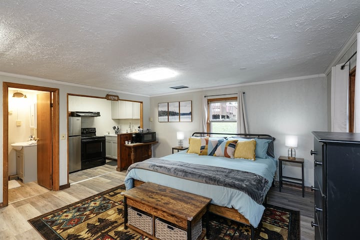 Riverside De Luxe*wifi*steps To The River - Elkins, WV