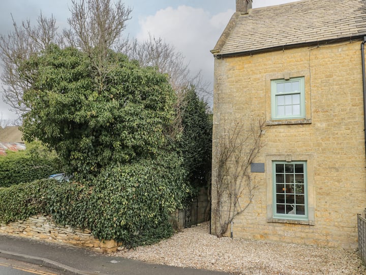 Barton Cottage - Bourton-on-the-Water
