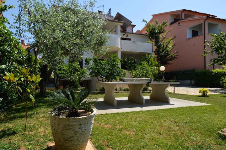 Appartement De Vacances Avec Climatisation Et Balc - Pula