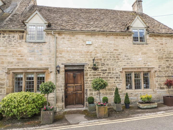 Bull Cottage - Burford, UK