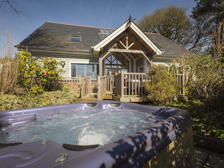 Court Lodge, Hillfield Village - Dartmouth